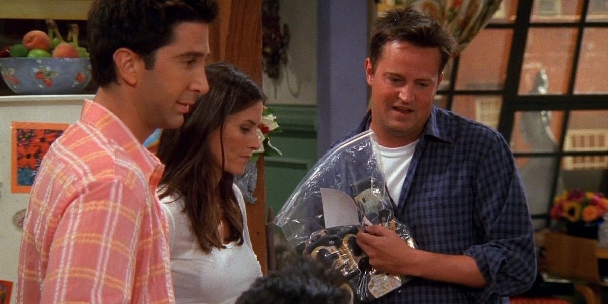 Friends: 10 Hilarious '90s Jokes No One Will Get Today