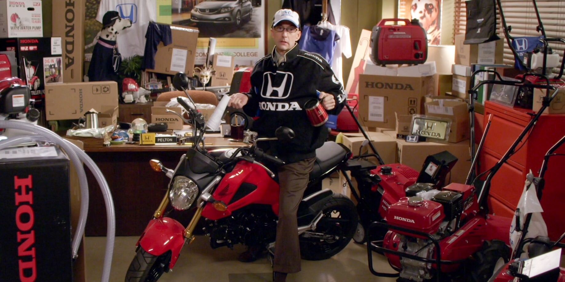 Community: The 10 Saddest Things About Dean Pelton