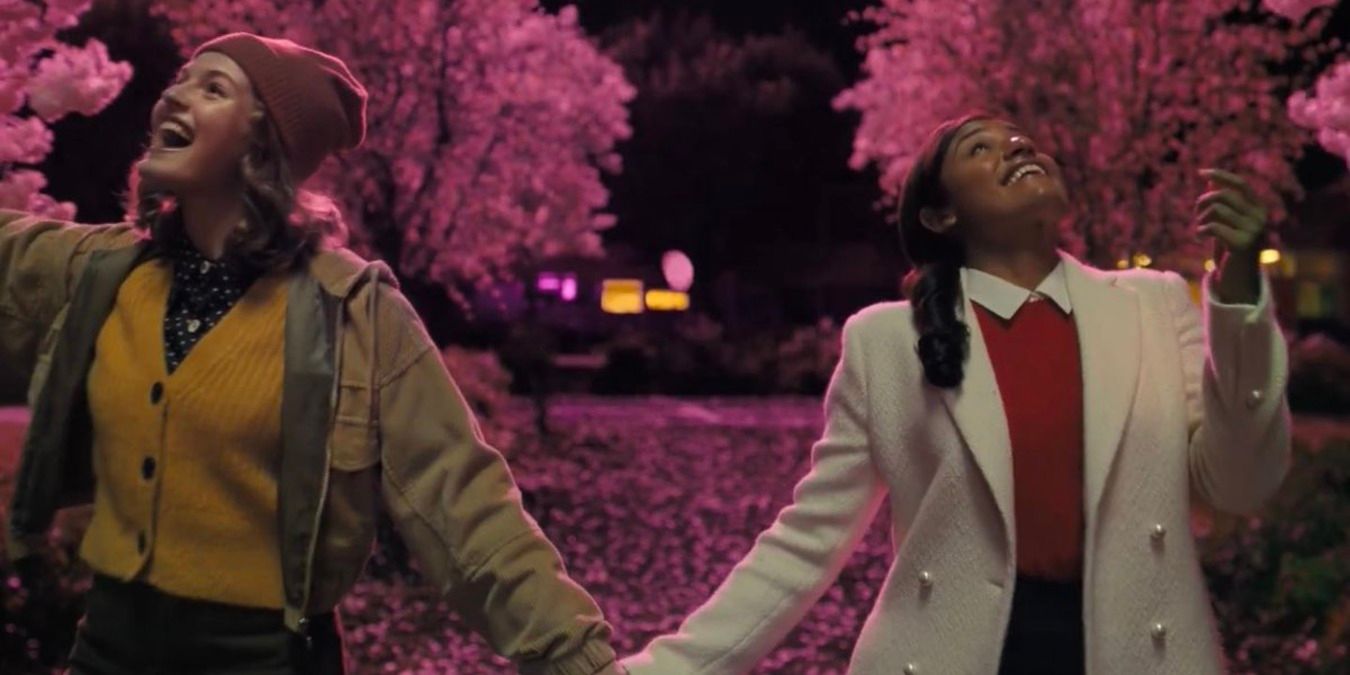 The 10 Best Outfits In Netflix's The Prom, Ranked