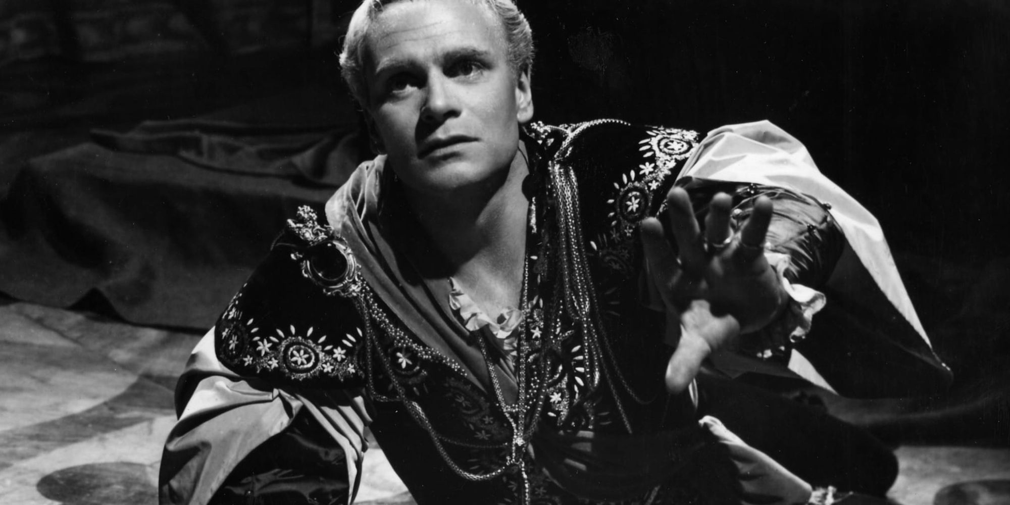 10 Best Movies Where The Hero & VIllain Are Related