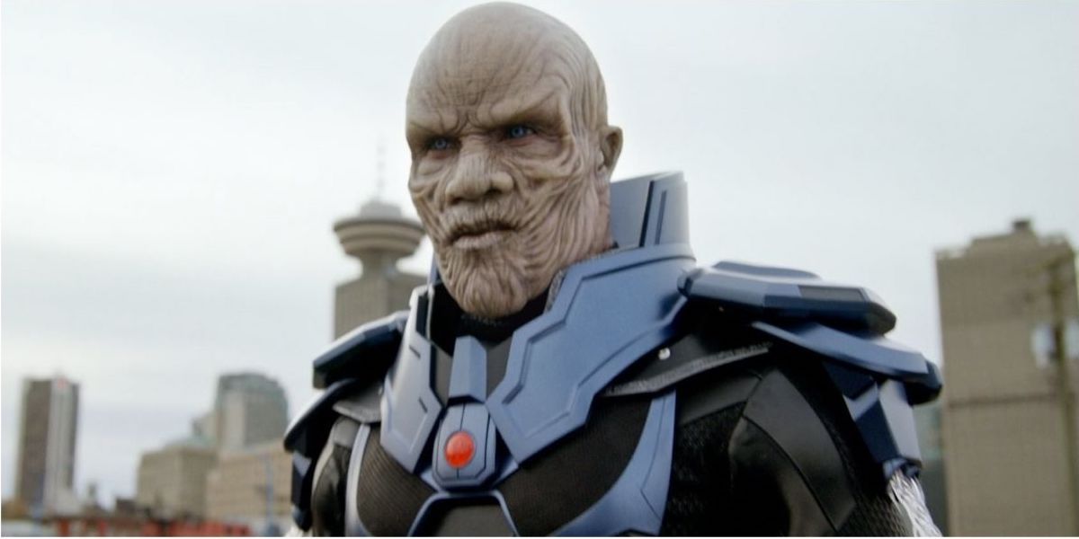 The Arrowverse: 10 Major Flaws Of The Franchise That Fans Chose To Ignore