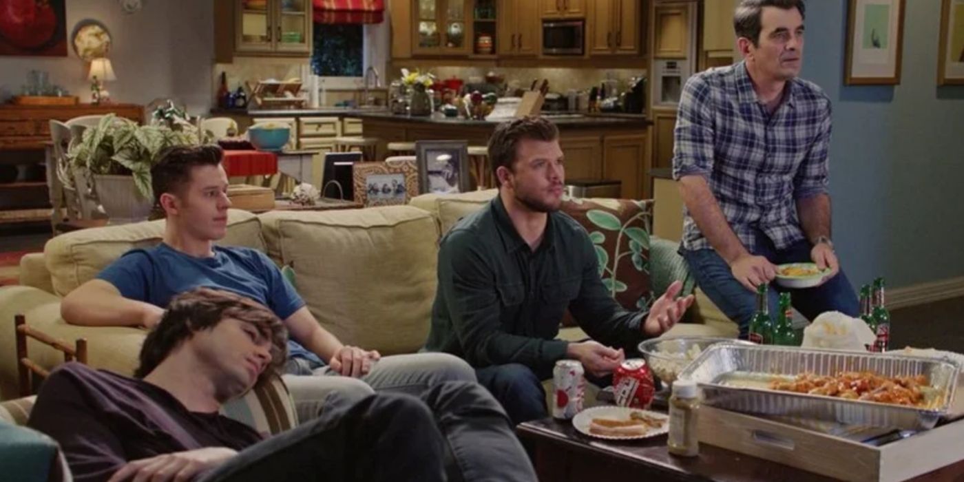 Modern Family: 5 Times Phil & Dylan Were Besties (& 5 They Weren't)