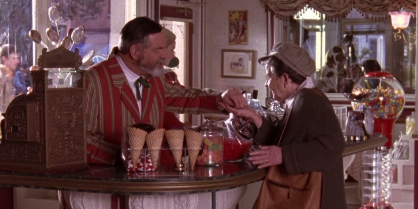 Gilmore Girls: 5 Times Taylor Was The Worst Part Of Stars Hollow (& 5 ...