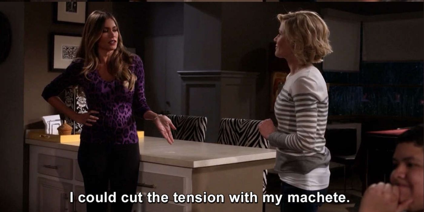 Modern Family: 10 Times The Characters Embarrassed Themselves, Ranked