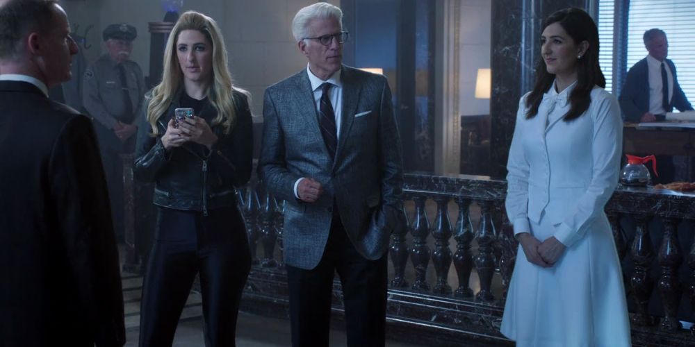 The Good Place: 5 Ways Good Janets Are Best (& 5 Ways Bad Janets Rule More)