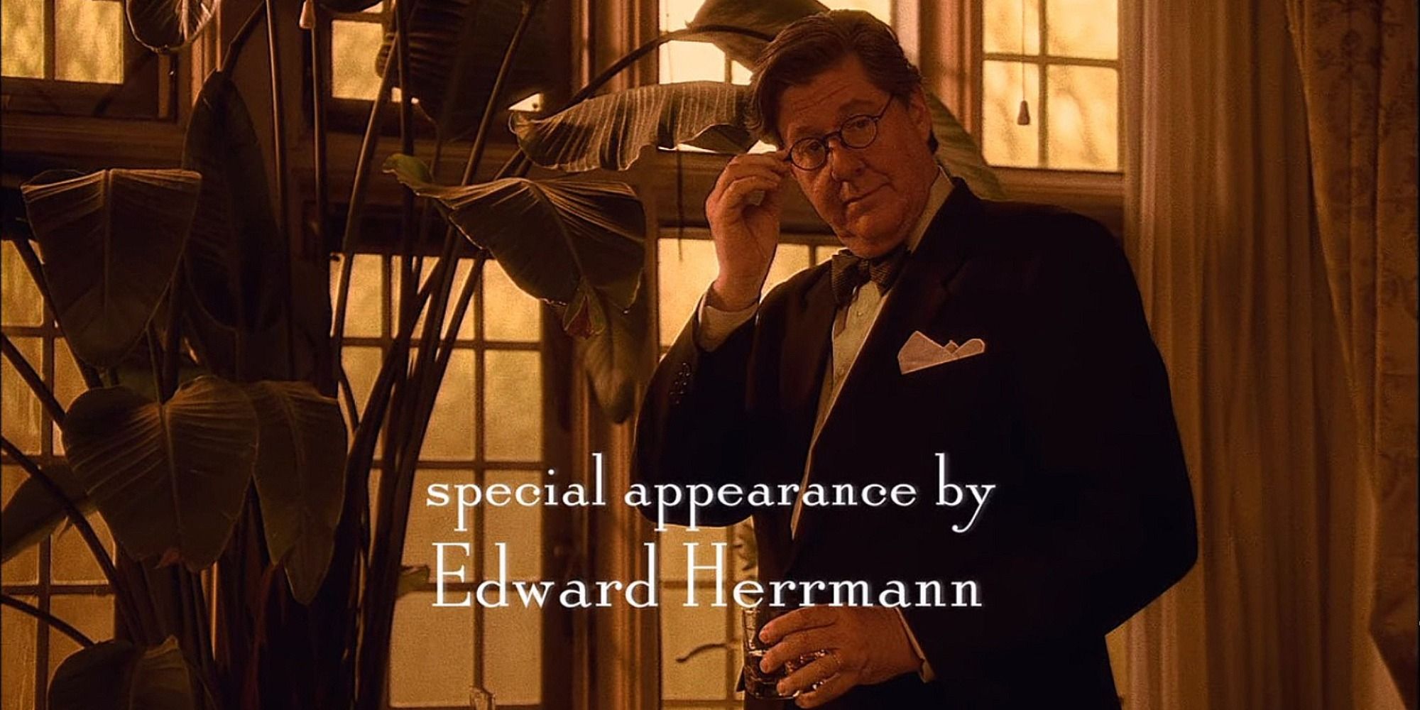 10 Hidden Details You Never Noticed In The Gilmore Girls Opening Credits