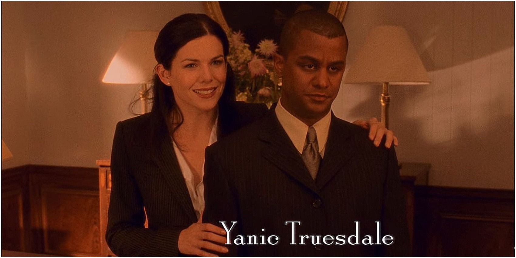 10 Hidden Details You Never Noticed In The Gilmore Girls Opening Credits