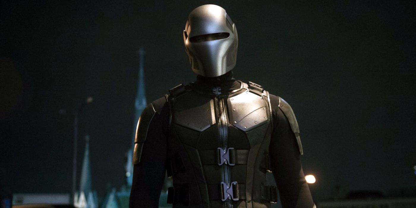 Supergirl: The Characters' 10 Most Impractical Outfit Choices, Ranked