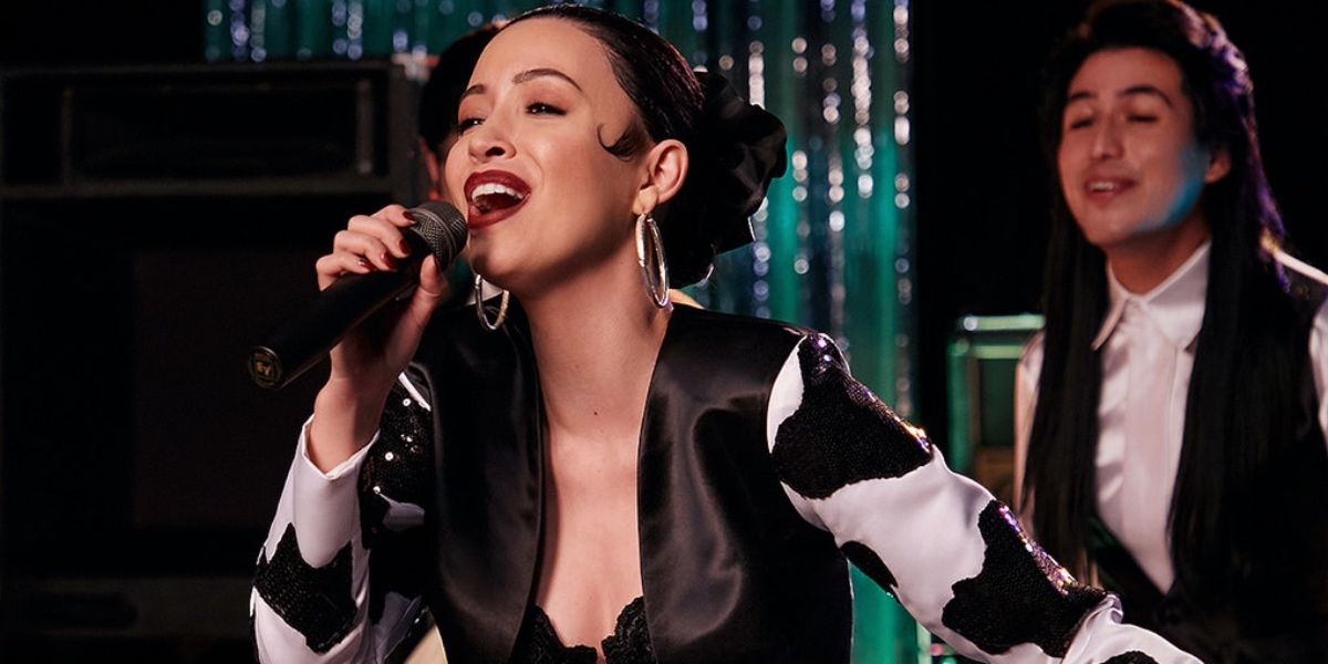 Selena: 5 Ways The Netflix Series Is Better Than The Movie (& 5 Ways ...