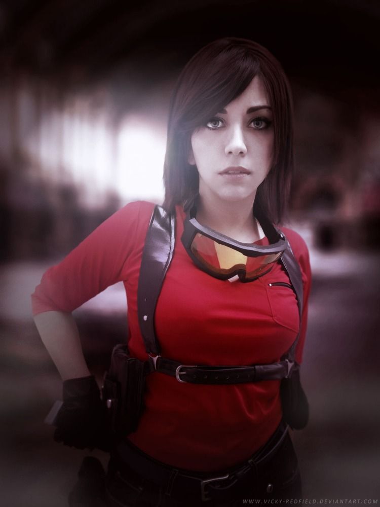 Resident Evil: 10 Claire Redfield Cosplay That Are Too Accurate