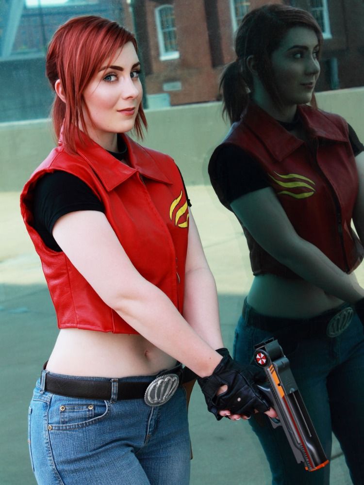 Resident Evil: 10 Claire Redfield Cosplay That Are Too Accurate