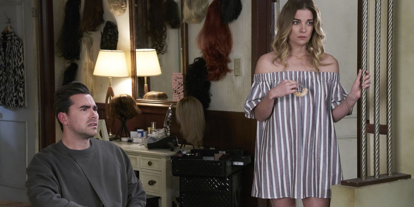 10 Best Pop Culture References In Schitt's Creek