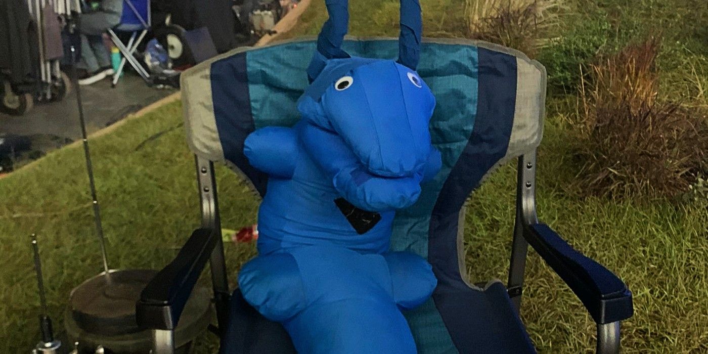 Alligator Loki Looks Ridiculous In No-CGI BTS Image