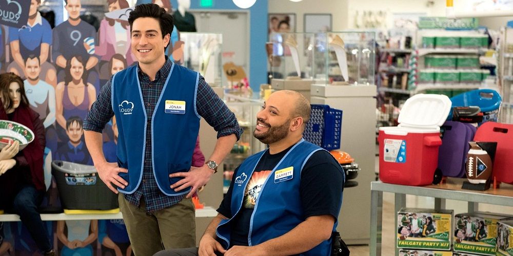 Superstore: The Age, Height, & Relationship Status Of The Main Cast