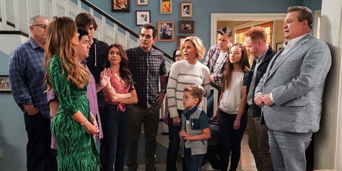 10 Best Ensemble TV Shows, Ranked According to IMDb