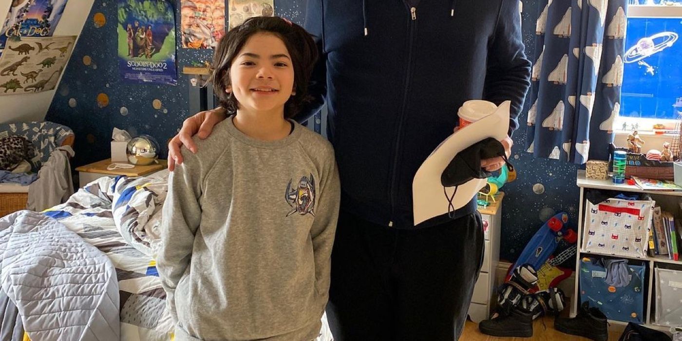 The Flash Movie Set Photo: First Look At Young Barry Allen & His Bedroom