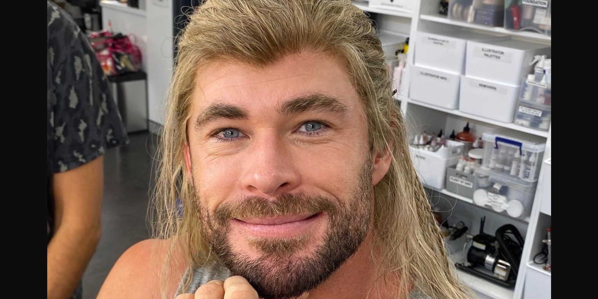 MCU Directors Share Funny Thor BTS Posts To Celebrate Hemsworth’s Birthday