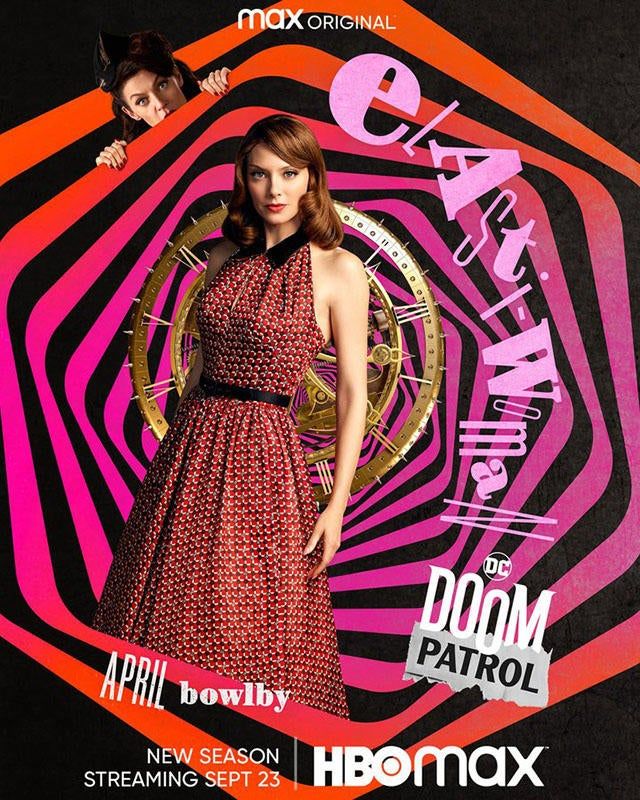 Doom Patrol Season 3 Image Shows Robotman in a Sauna with Garguax Alien