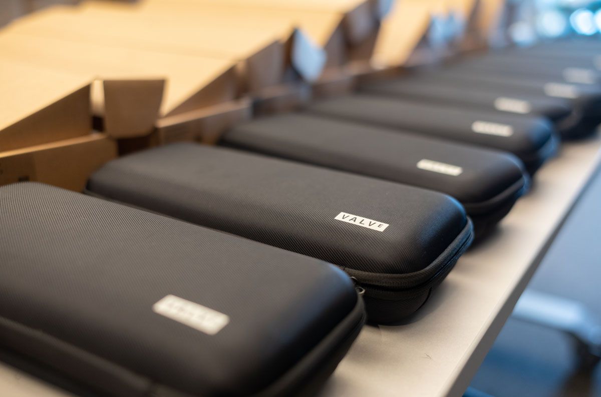 Steam Deck Is In Final Production Stages, Dev Kits Now Being Sent Out