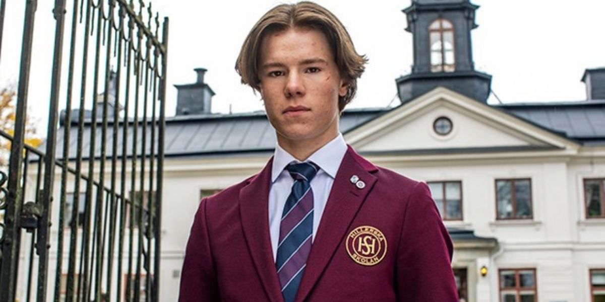 10 Things Fans Hope To See In Young Royals In Season 2