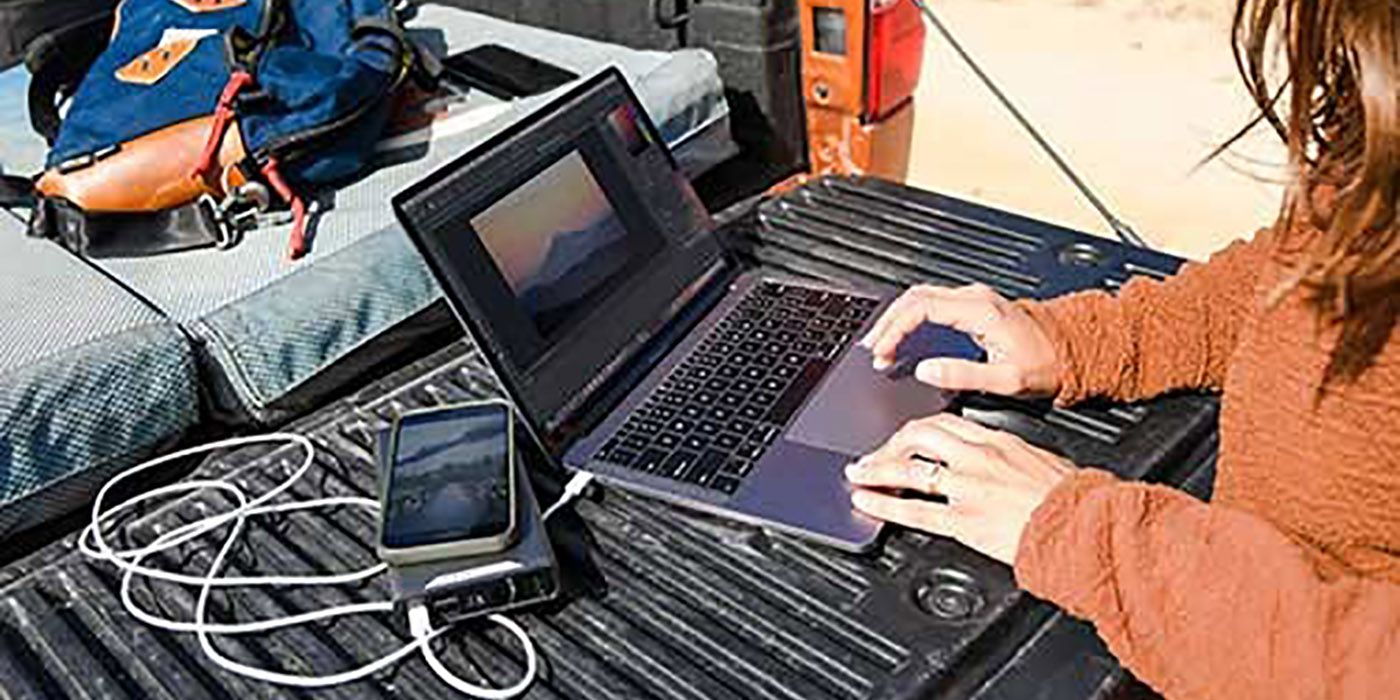 10 Features To Look For In A Portable Charging Bank