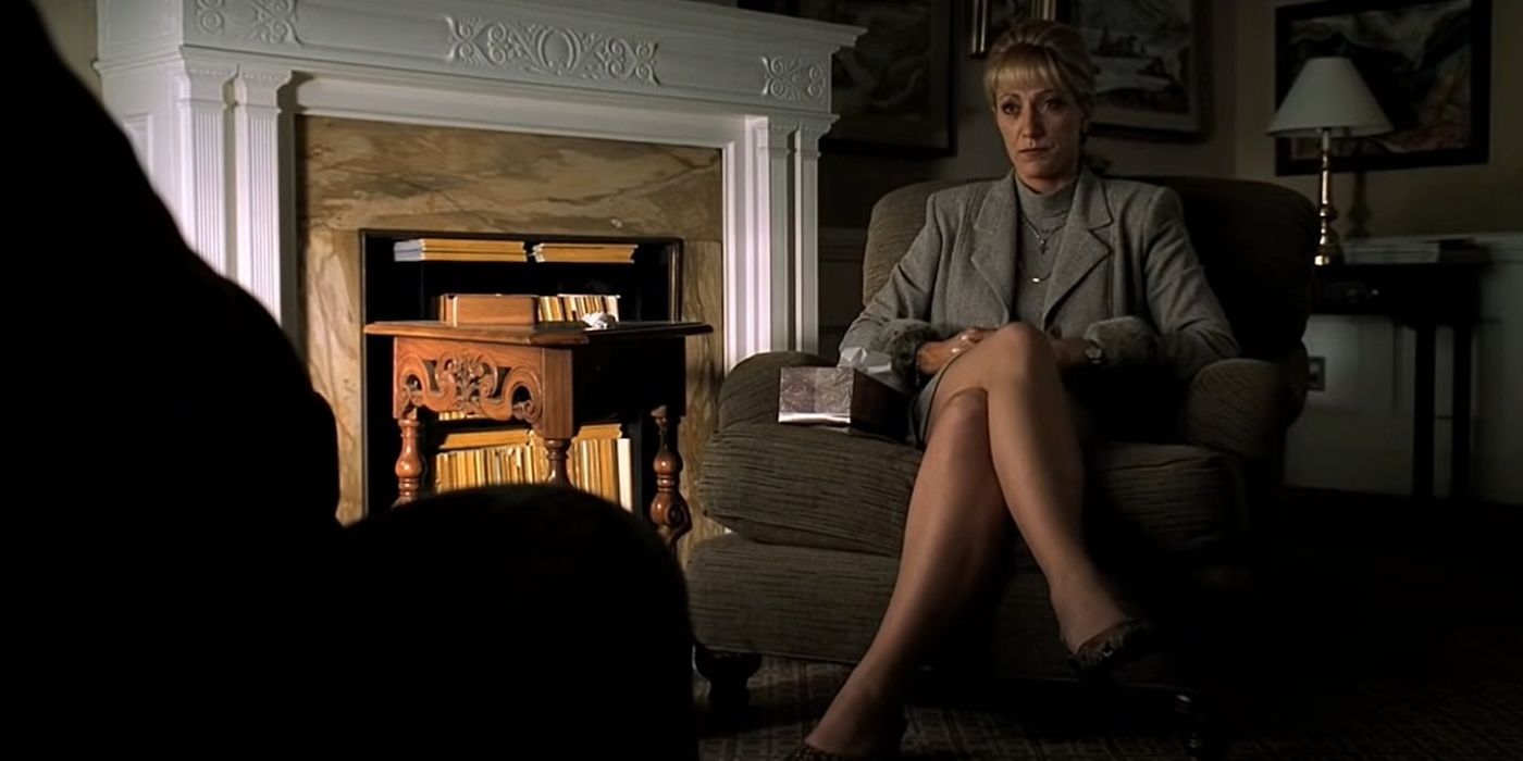 The Sopranos: 10 Things About Carmela That Have Aged Poorly