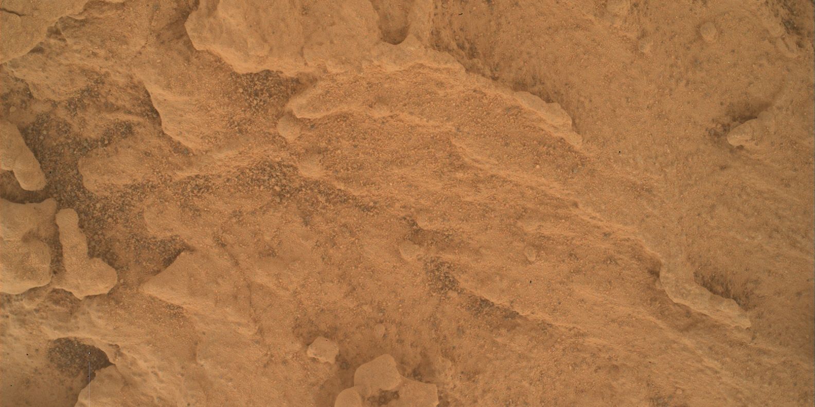 NASA Rover Shares Super-Detailed Photos Of Mars' Fascinating Surface