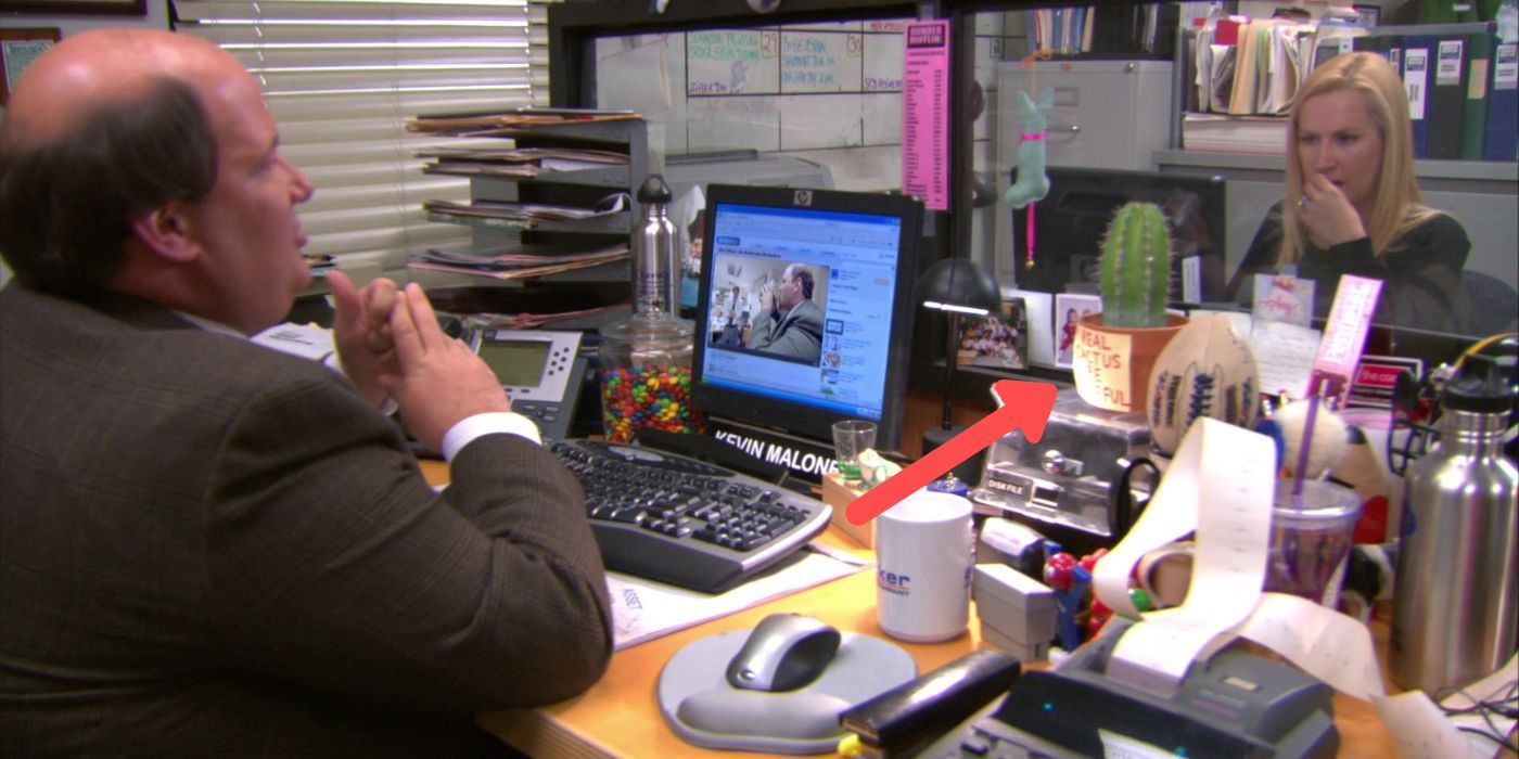 The Office: 10 Strangest Things Found On Dunder Mufflin Employee Desks