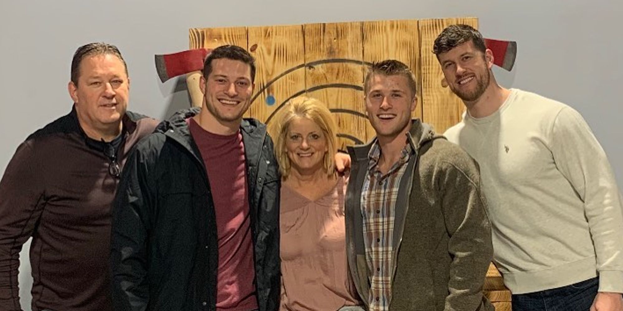 Bachelor: Why Contestants Should Not Be Isolated From Family & Friends