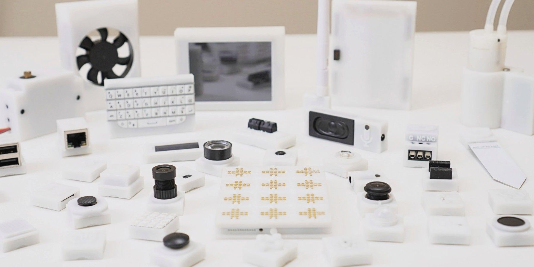 Build Whatever You Want, PC, Tablet, Or Smart Device With Pockit Magnetic