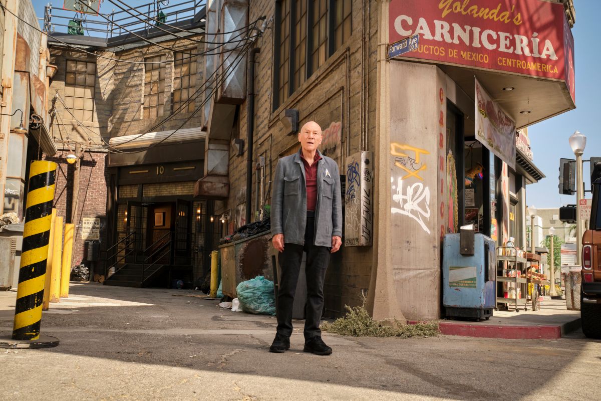 Star Trek: Picard Season 2 Images Show Patrick Stewart in the Past