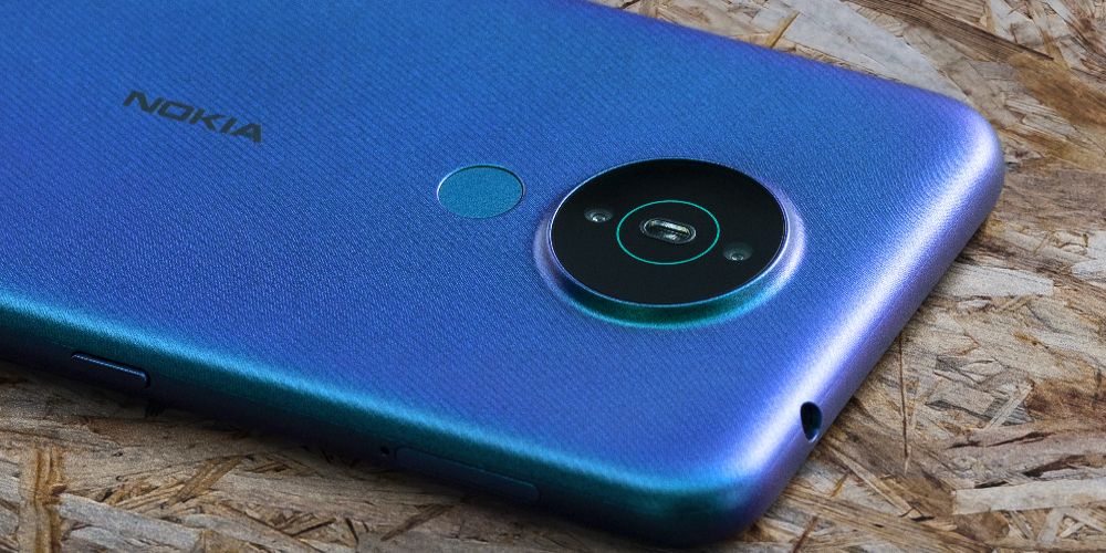 The 8 Best Affordable Phones With Amazing Cameras