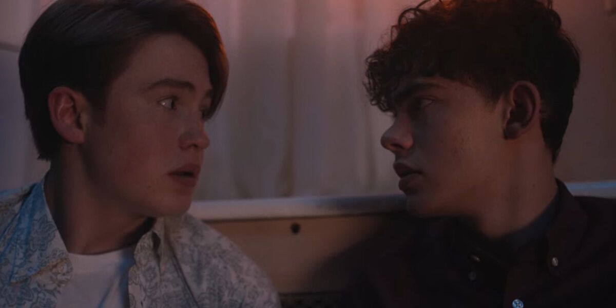Heartstopper: 10 Big Things From The Graphic Novels The Show Gets Right