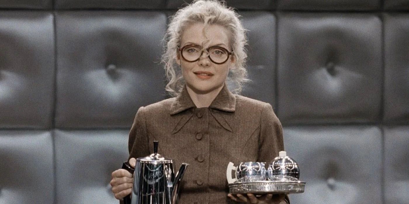 10 Major Differences Between Zoë Kravitz's & Michelle Pfeiffer's Catwoman