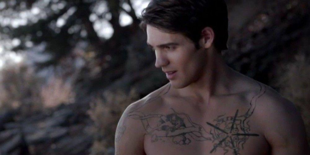 The Vampire Diaries: 10 Times A Deus Ex Machina Created A Bigger Plot ...