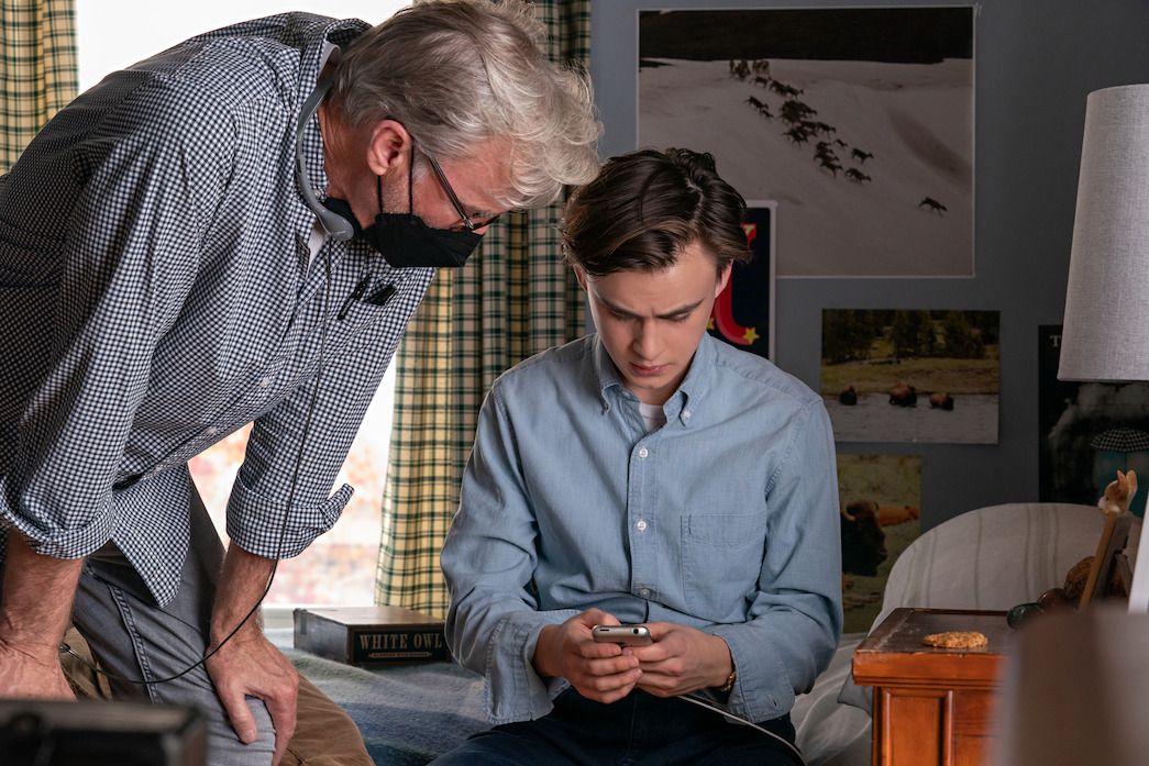 Mr. Harrigan’s Phone Images Reveal First Look At New Stephen King Movie