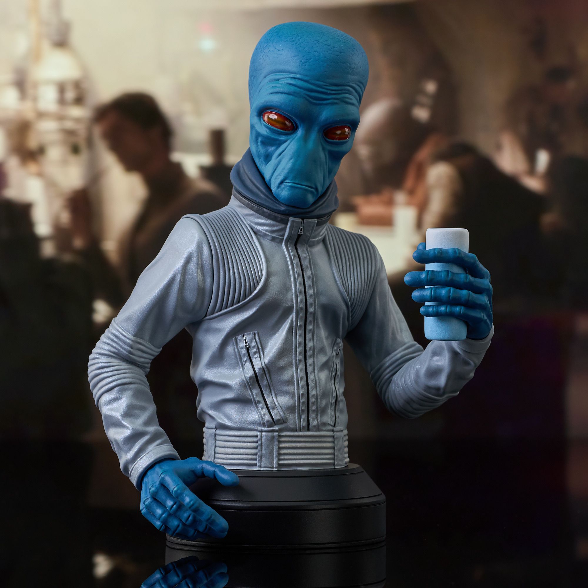 Star Wars’ Ellorrs Madak Bust Revealed! [EXCLUSIVE]