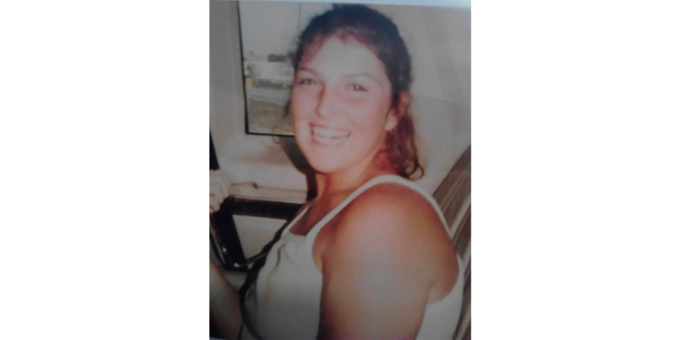 90 Day Fiancé: More Of Angela's Stunning Throwback Pics From Younger Days