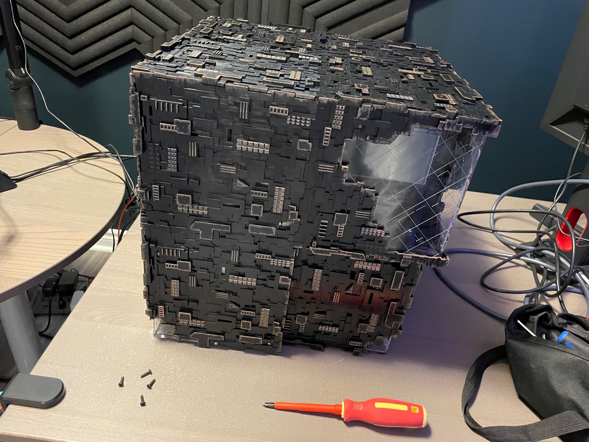 Star Trek Artifact Borg Cube ATX Gaming PC Review