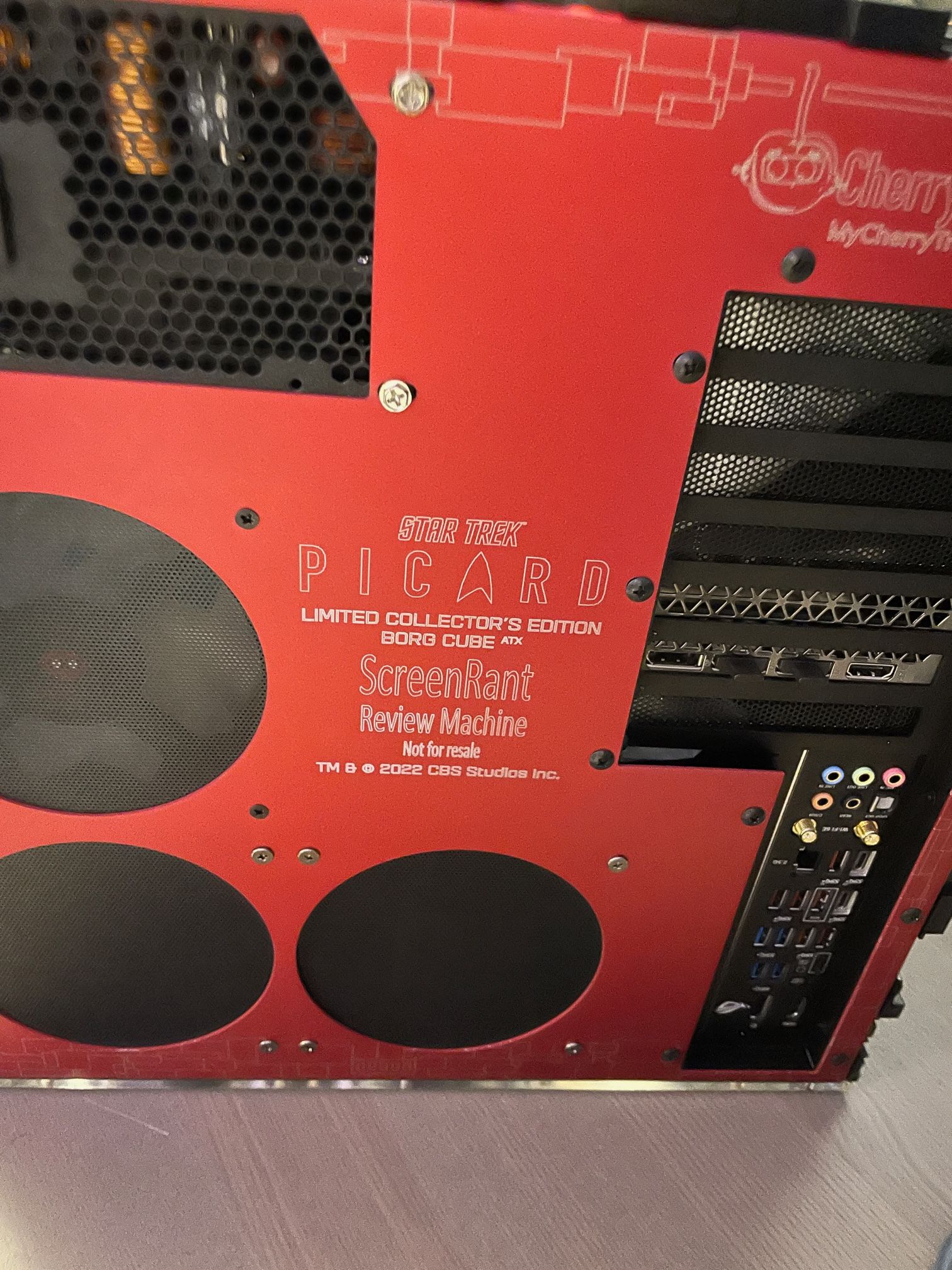 Star Trek Artifact Borg Cube ATX Gaming PC Review