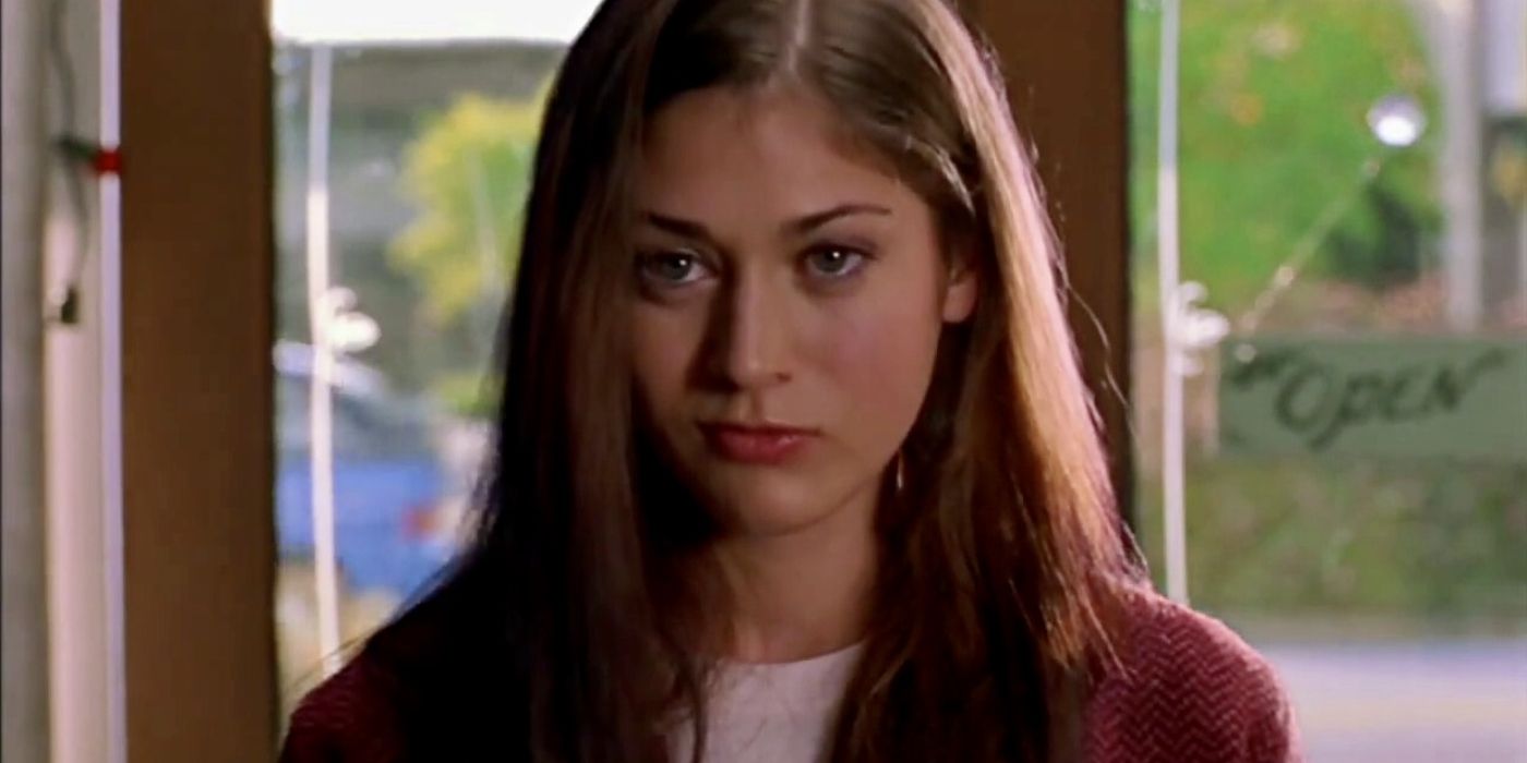 Lizzy Caplan's Smallville Role Explained