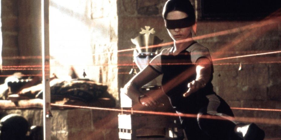 Catherine Zeta Jones Entrapment Laser Scene Travis Simpkins:
