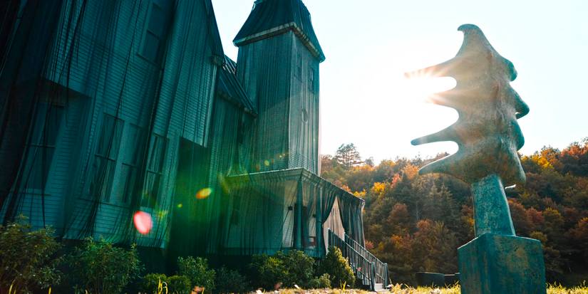 Where Was Beetlejuice 2 Filmed? Tim Burton Sequel's Filming Locations ...