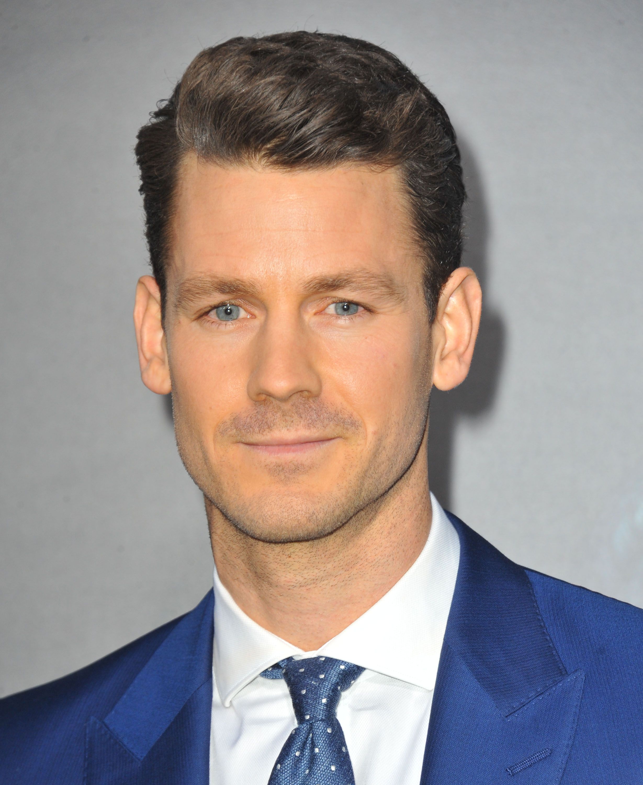 Outside the Wire Summary, Trailer, Cast, and More