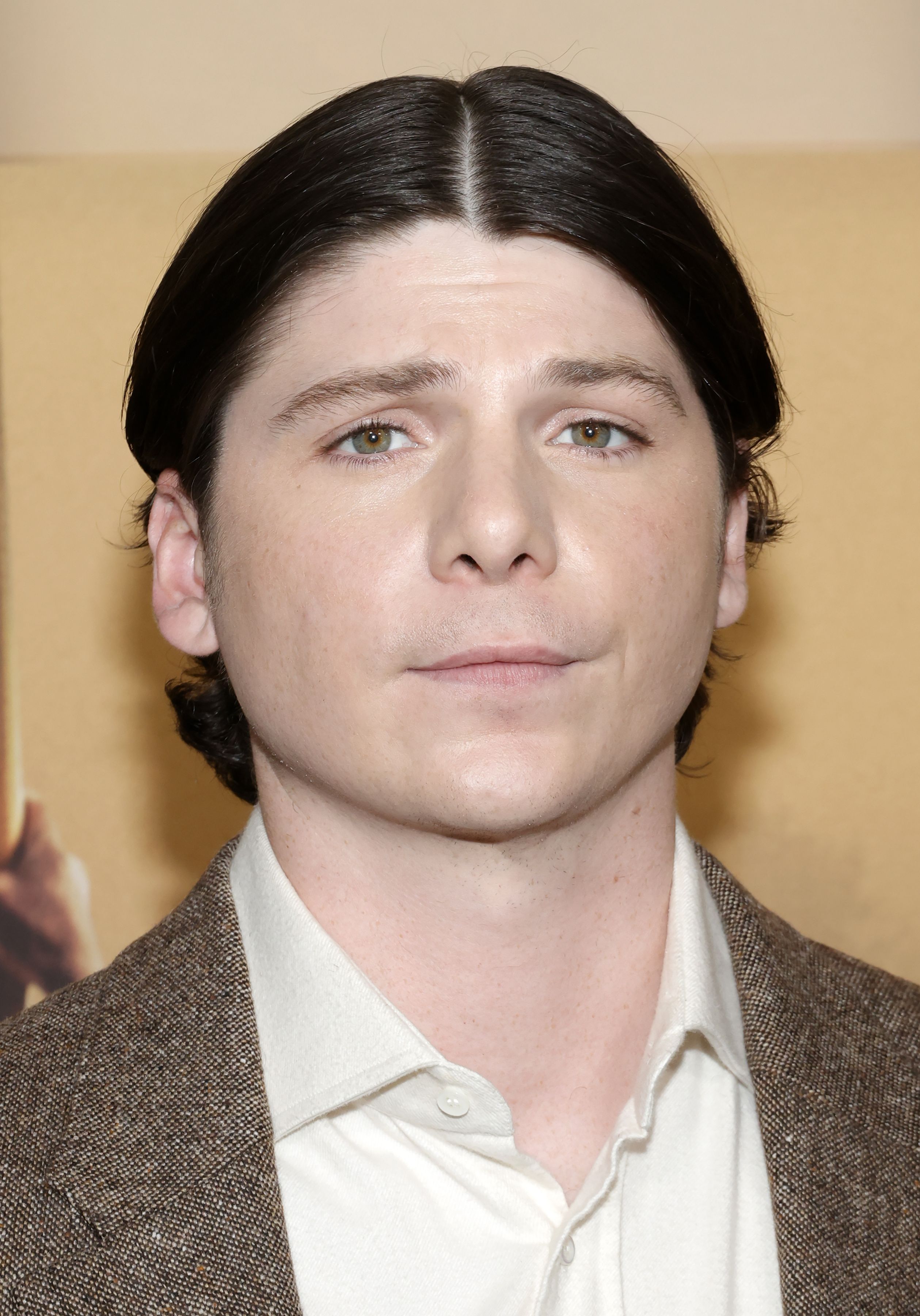 Painkiller - TV Series Summary, Latest News, Trailer, Season List, Cast ...