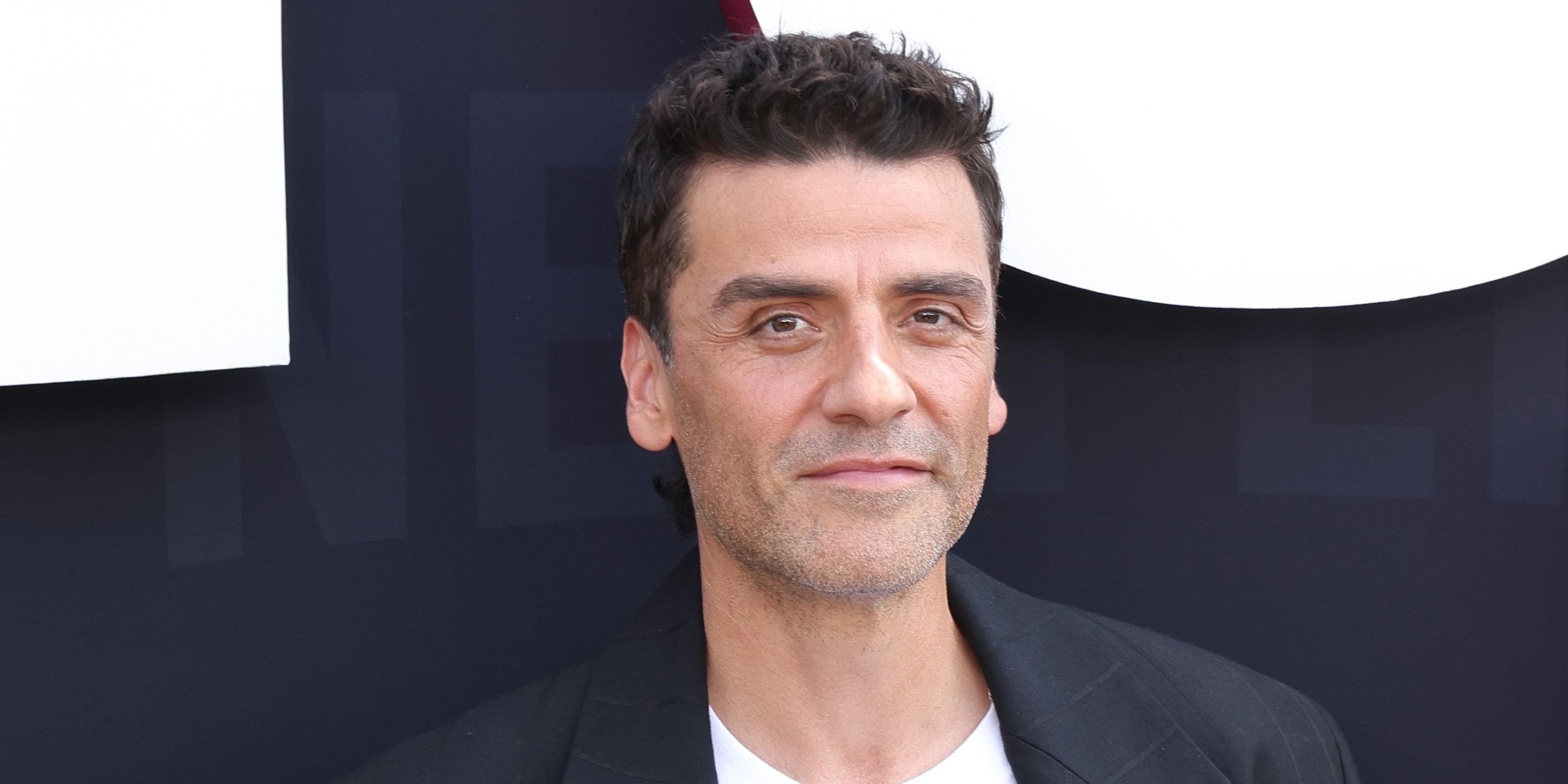 Oscar Isaac Transforms Into Famous Dante's Inferno Poet In First Look ...