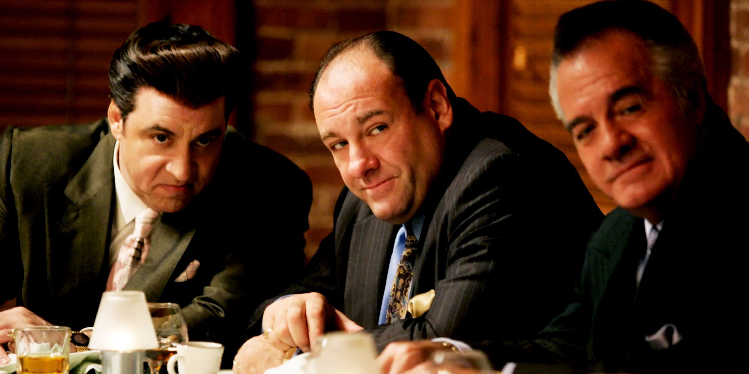 Sirens Trailer: Drop's Meghann Fahy Must Save Her Sister From Julianne Moore In Netflix's Cult ...