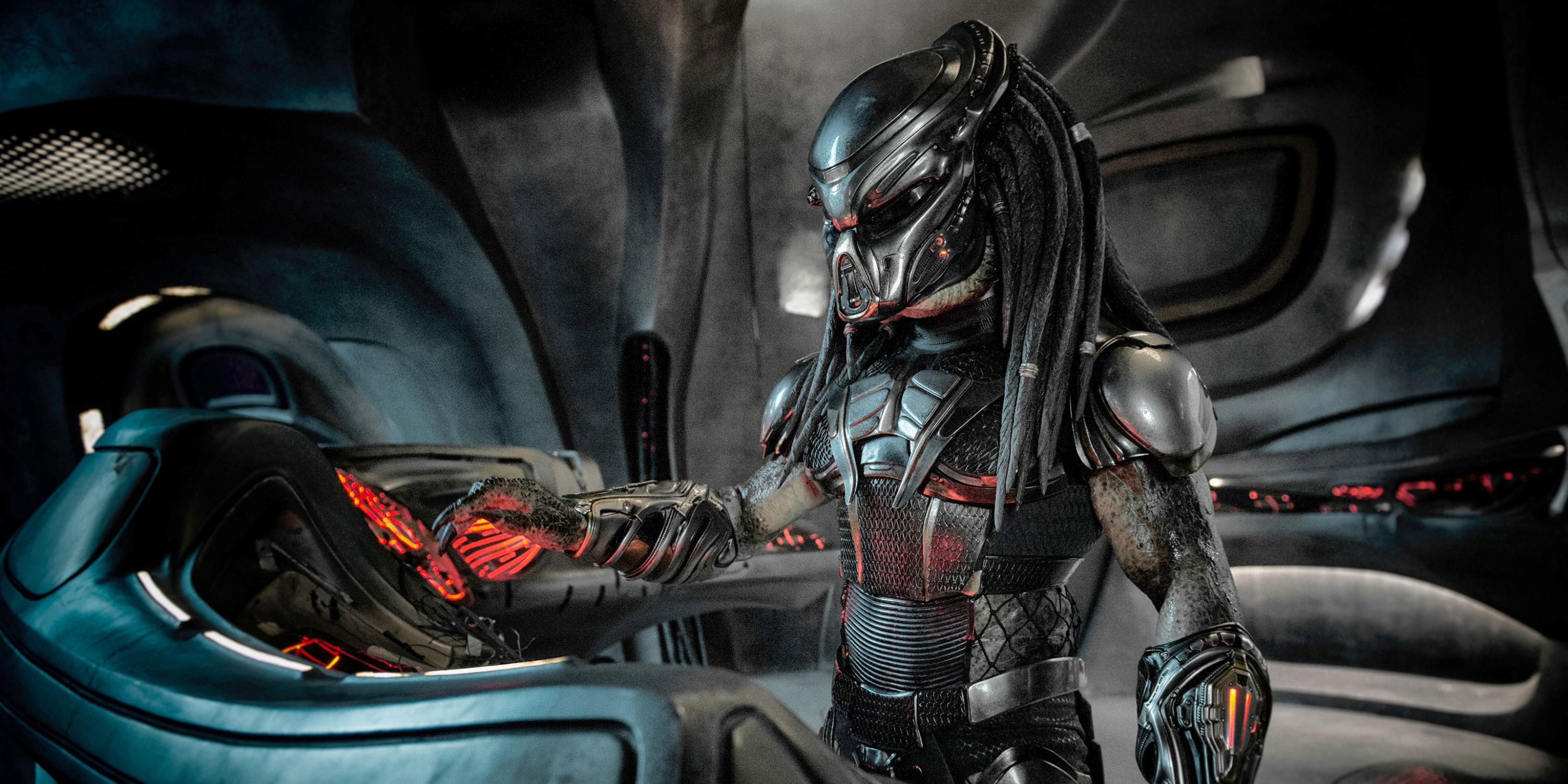 Alien vs Predator Crossover Chances In New Earth Series Addressed By ...