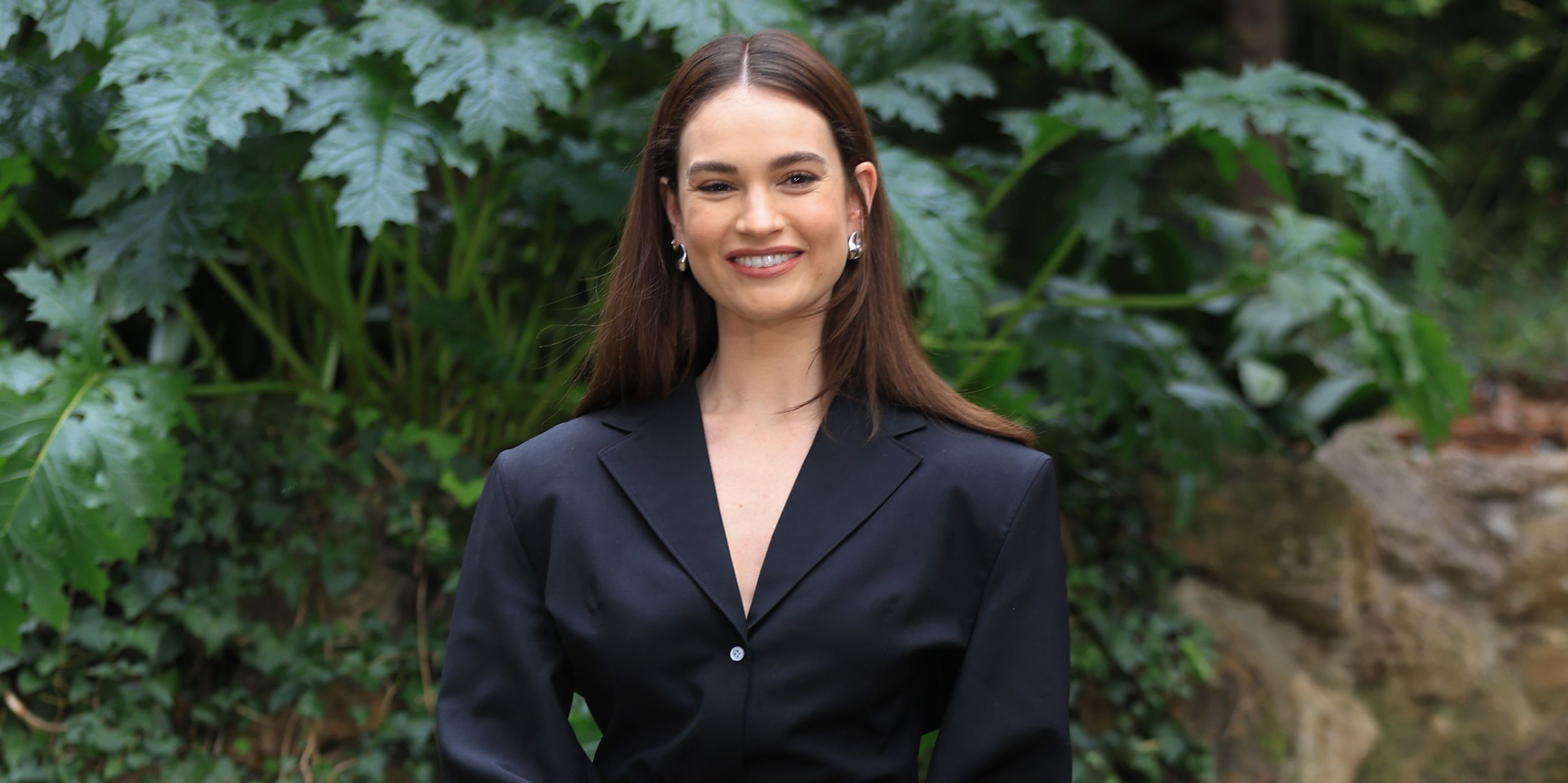 Lily James Stars Ss Bumble Founder In Hulu Biopic Swiped | Trailer Released